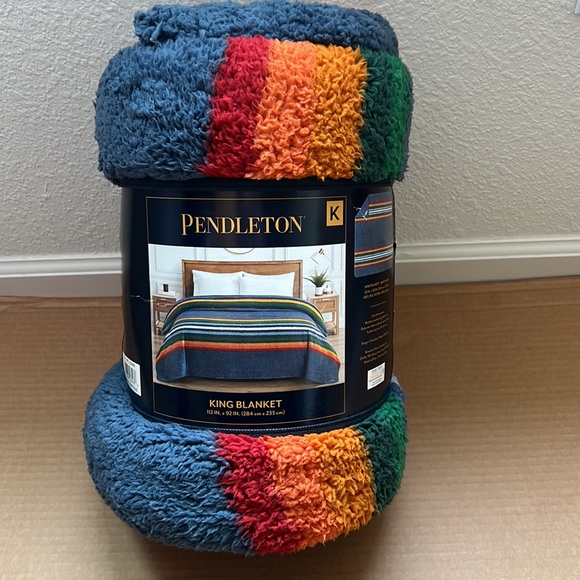 Pendleton | Bedding | Pendleton Luxurious Sherpa Fleece Blanket King ...
